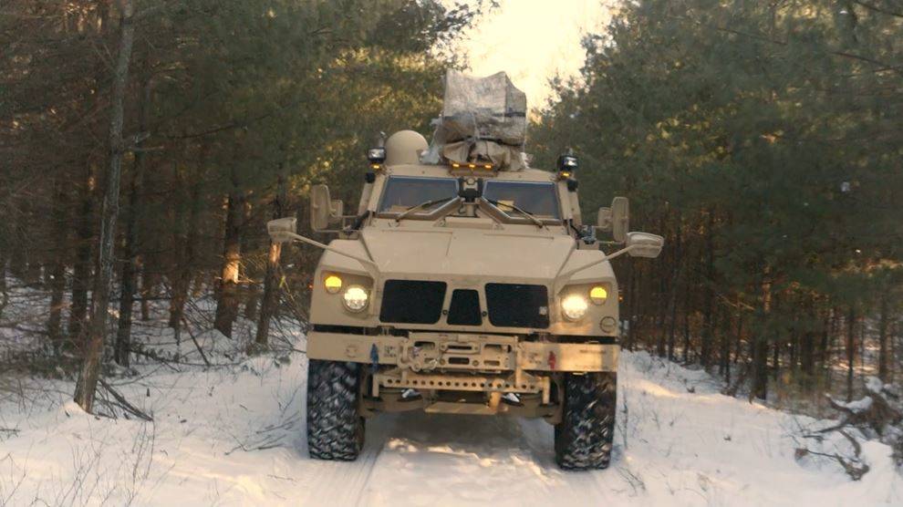 SATCOM On-The-Move Model 17-27A Airborne Antenna - General Dynamics ...