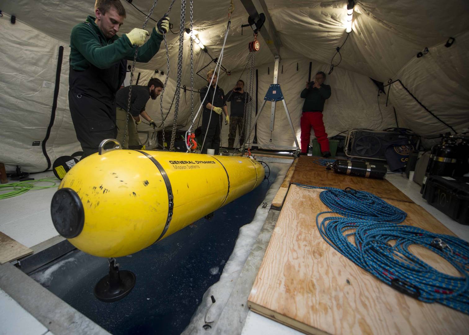 Bluefin UUV Dives Deep into the Arctic at U.S. Navy Exercise - General ...