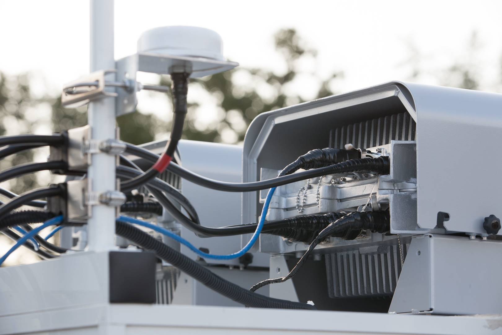 Cell On Wheels (COW) - General Dynamics Mission Systems